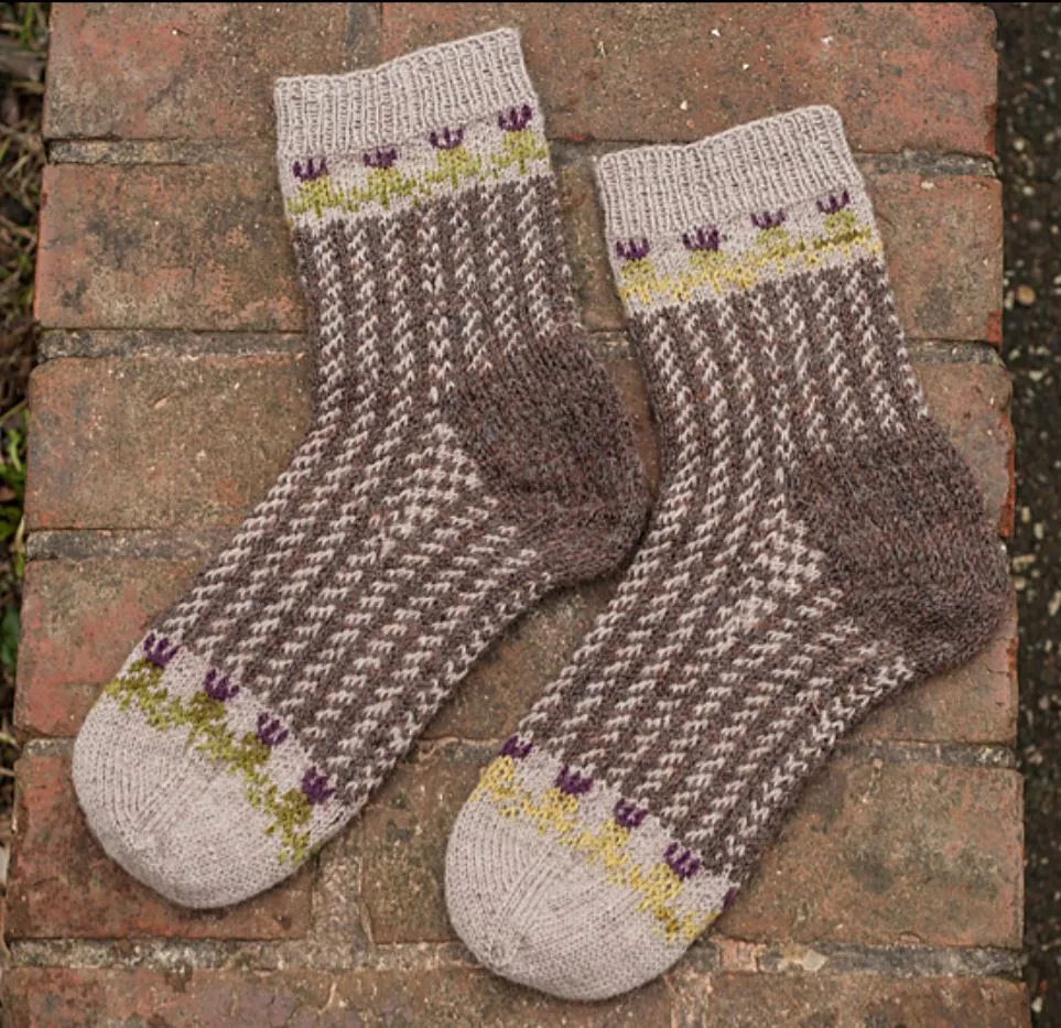 Free Knitting Pattern | Thistles in the Woods